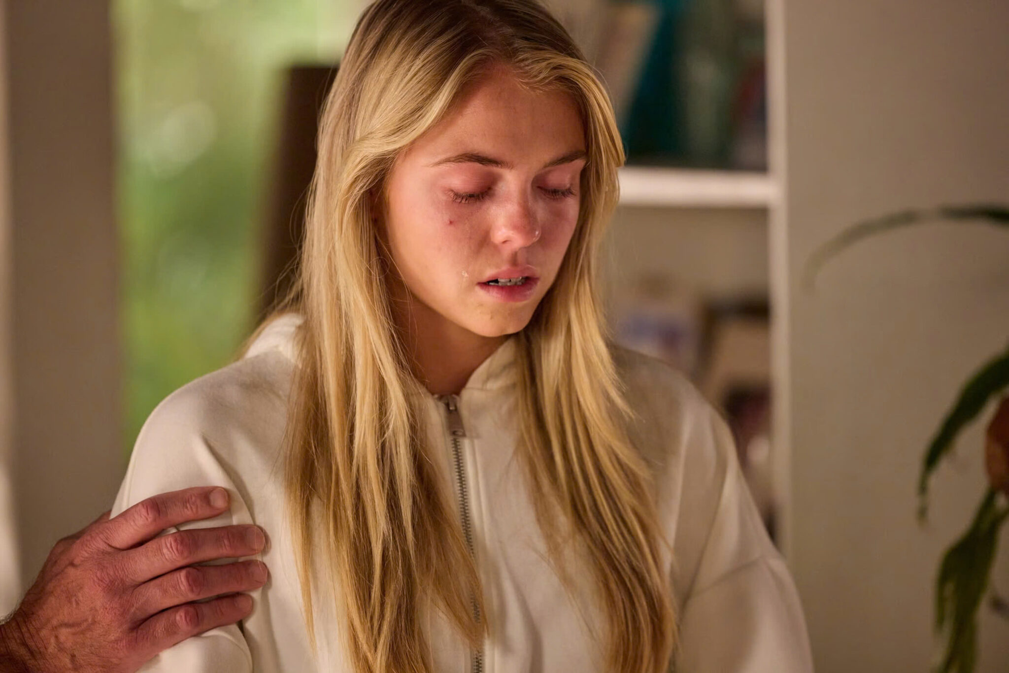 Lacey collapsed when she heard the shocking news…. – Daily News